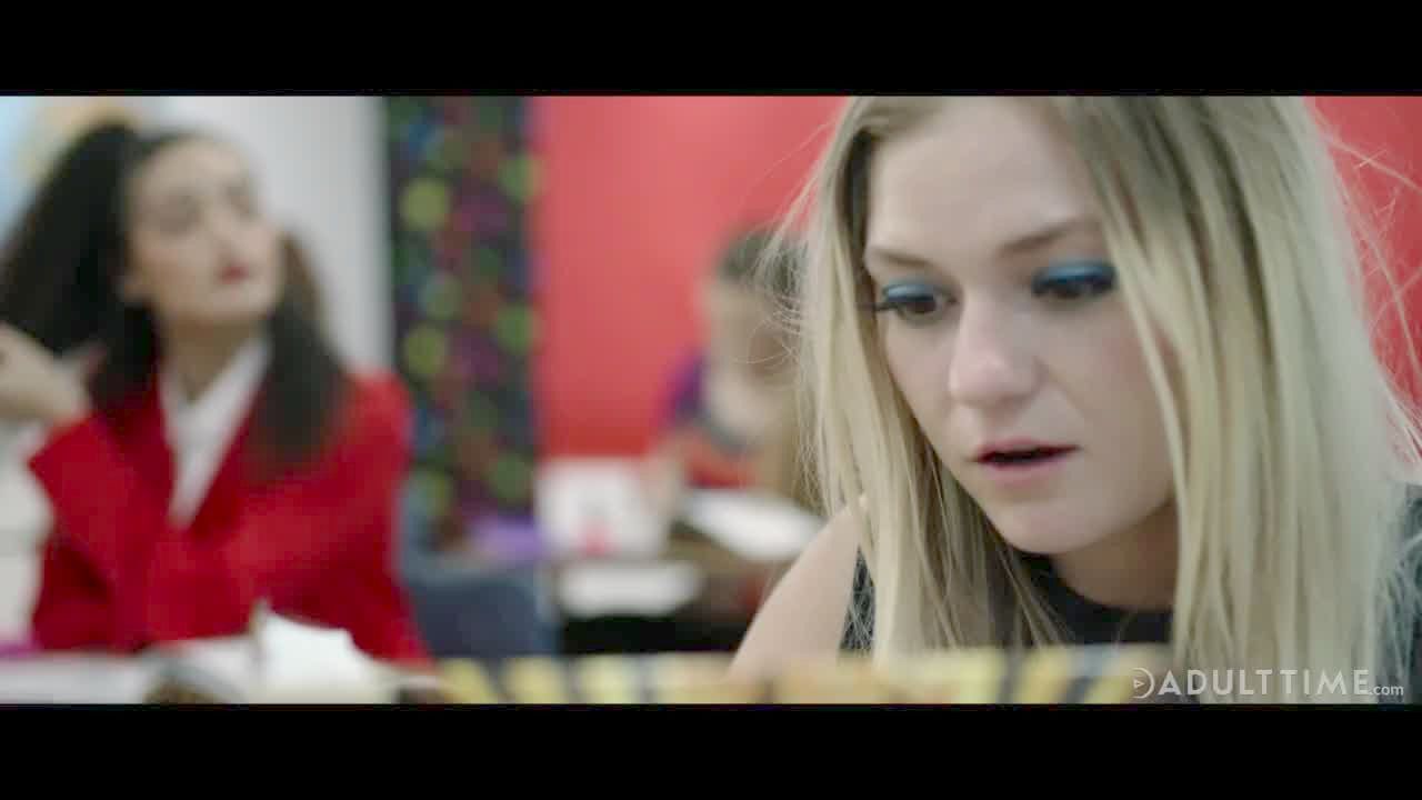 Individual College Girly Girl Hook Up