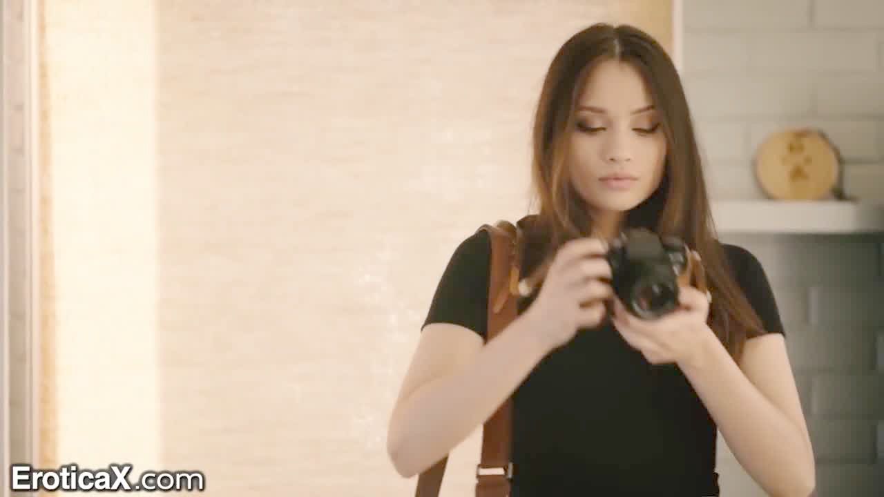 Camera Operator Liv Super Naughty Occupies Seth S Shaft 2779