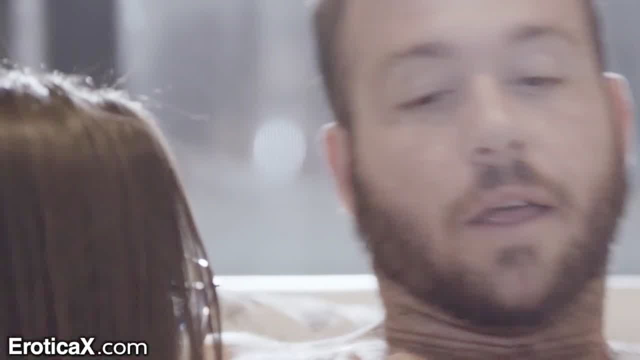 jill agrees to a wife interchange if her spouse witnesses - hotntubes.com