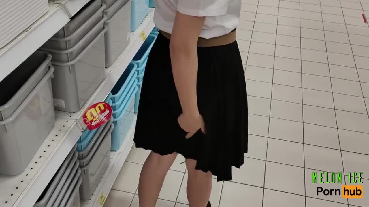 Tit Ice น้ำแตกกลางห้าง เงี่ยนเลยยอมให้เขาเย็ด Thai Flasher Publuc Squirt