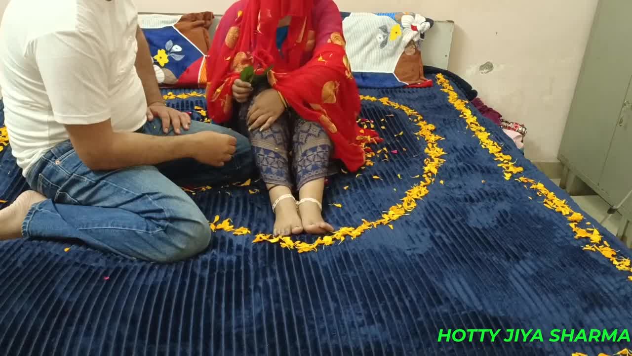 Uff Bohat Dard Ho Rahi Hai Indian Gonzo Freshly Married Suhaagraat Sex