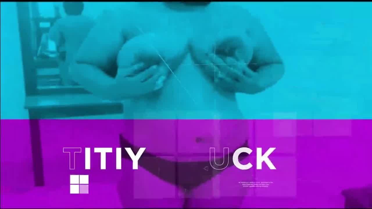 Excellent Gigantic Butt Indian Aunty Displaying Her Assets Free
