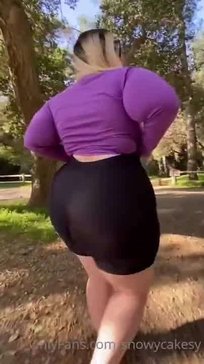 Thick Phat Backside White Girl Taunting Thick Ebony Spear Milf Backside