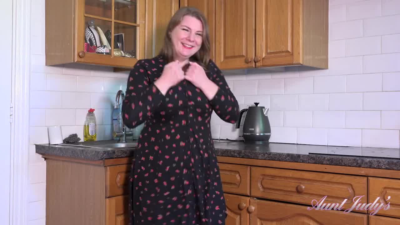 Busty Mature Bbw Rachel Gets Wild In The Kitchen