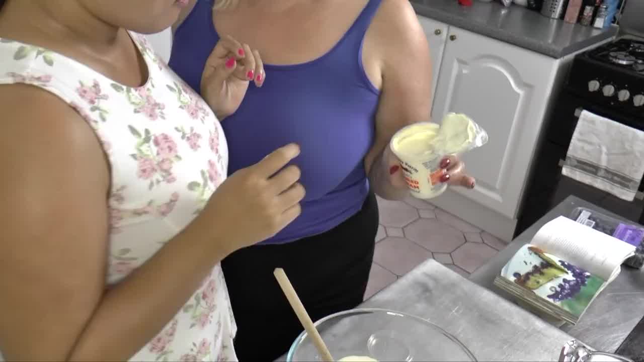 Granny Copulates Her Japanese Kitchen Help Free Porno D0