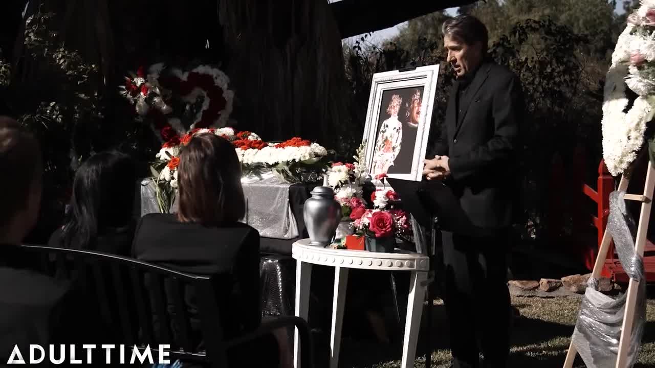 Widower Wrecks Marley Brinxs Labia At His Wifes Funeral Full Vignette
