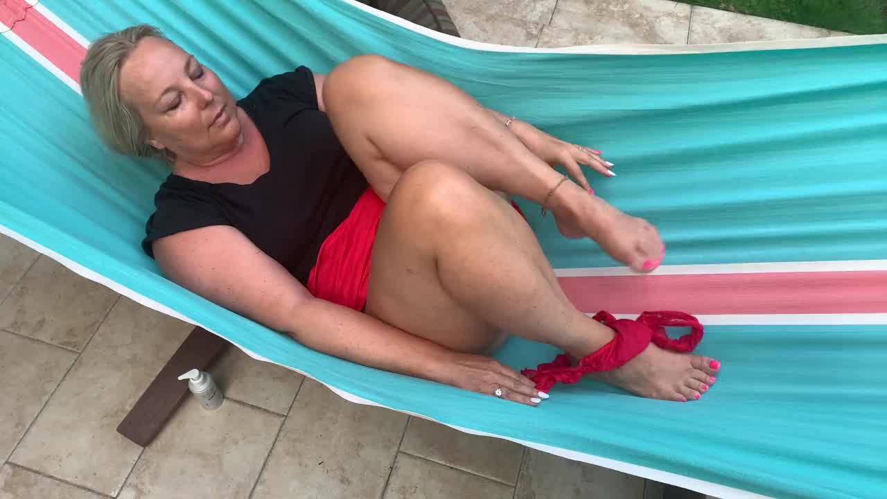 Insatiable Wifey Lena Meaty Ejaculating Orgasms On Hammock Real Faux