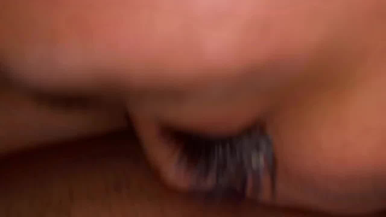 she smackin on dat muff - hotntubes.com