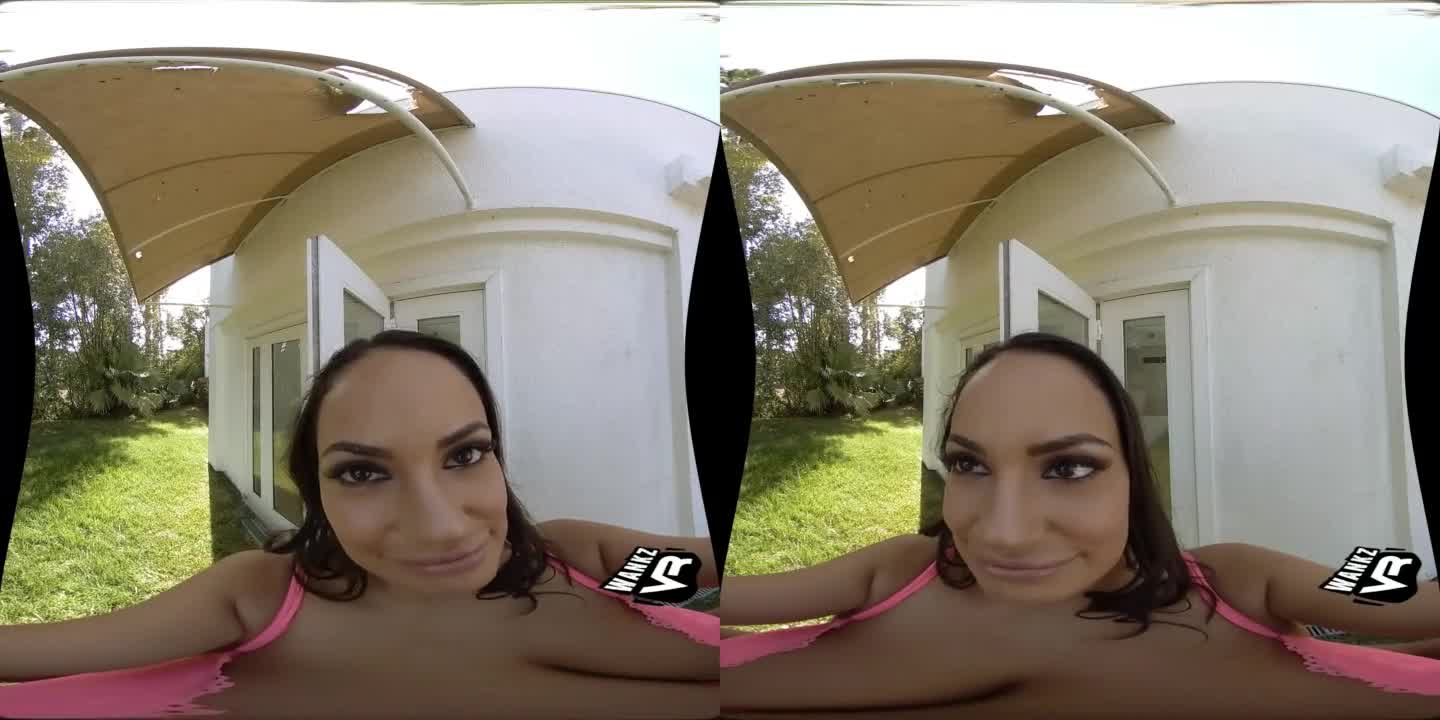 Sofi Ryan Sneaky Sofi