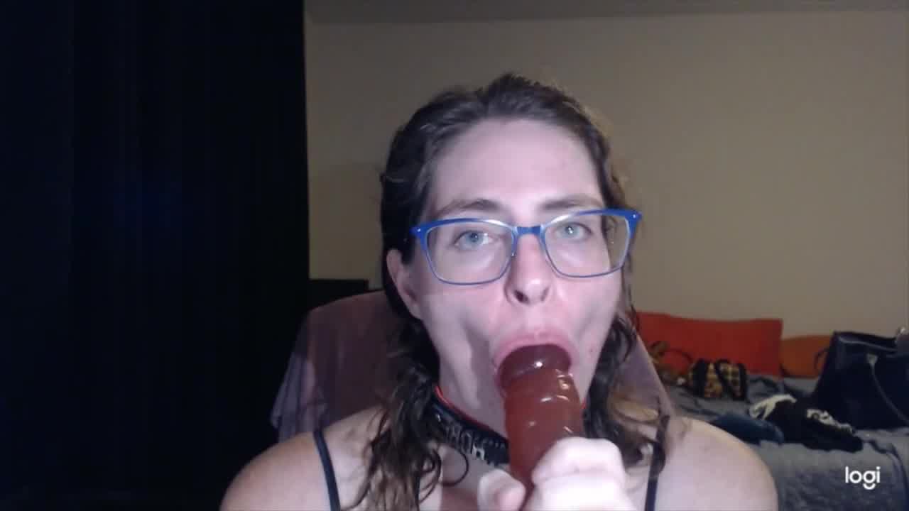 Touching My Clit And Fucking My Muff
