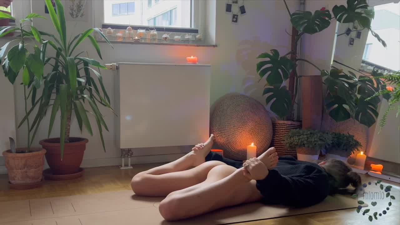 Voluptuous Yoga Ended Up With Deep And Filling Internal Ejaculation