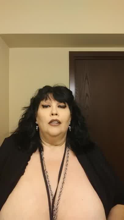 Sex Cougar Climax At Work