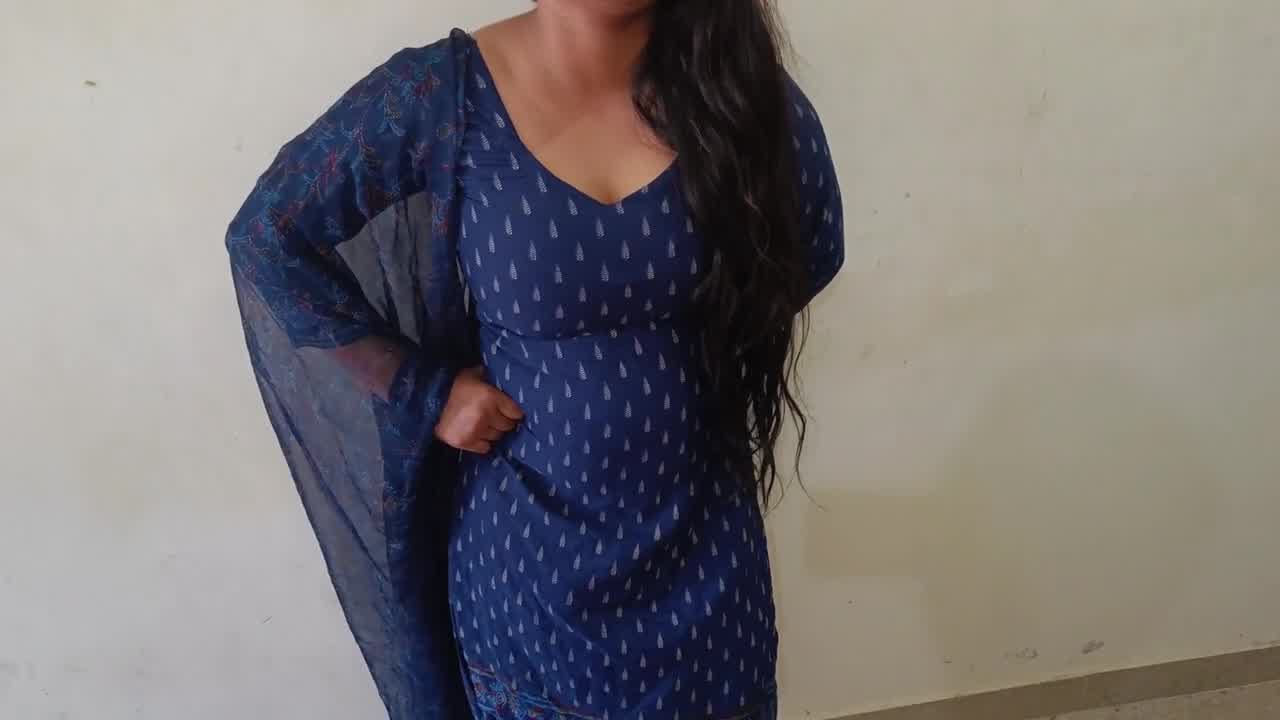 Jab Ghar Pe Koi Nahi Tha Tab Muslim Ladki Ne Apni Coochie Chacha Ke Twunk Se Aur Kiya Utter