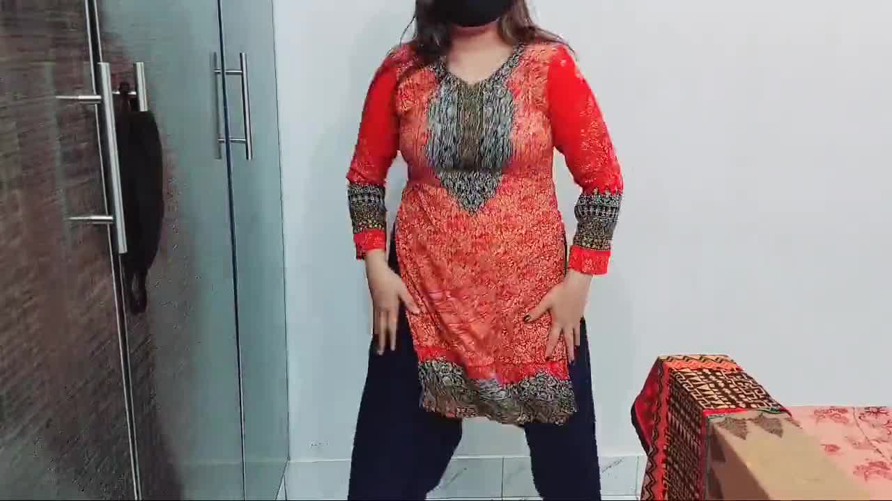 Indian Bhabhi Does Striptease And Naked Dance Rump Dirty Dancing Shaking Baps Hotntubes Com