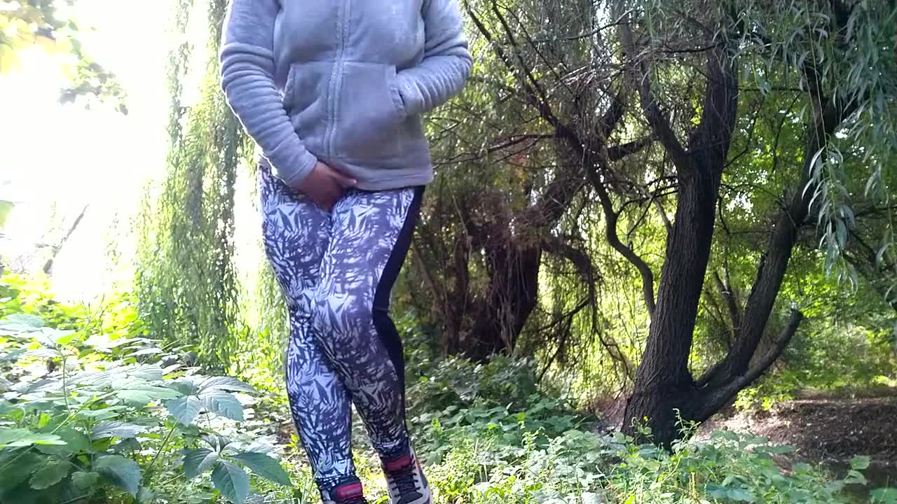 Russian Milf With A Sexy Backside Urinates A Pile Outside