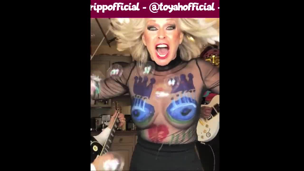 toyah willcox - bubble in black mesh top - hotntubes.com