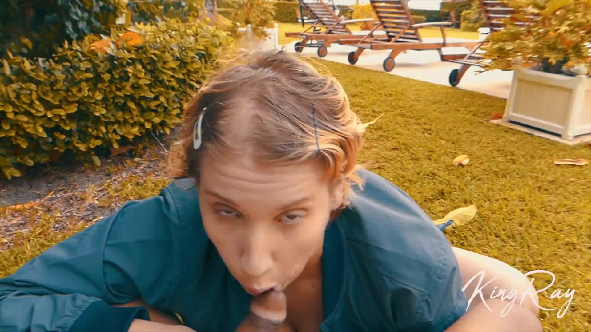 Quickie Behind A Florida Mansion