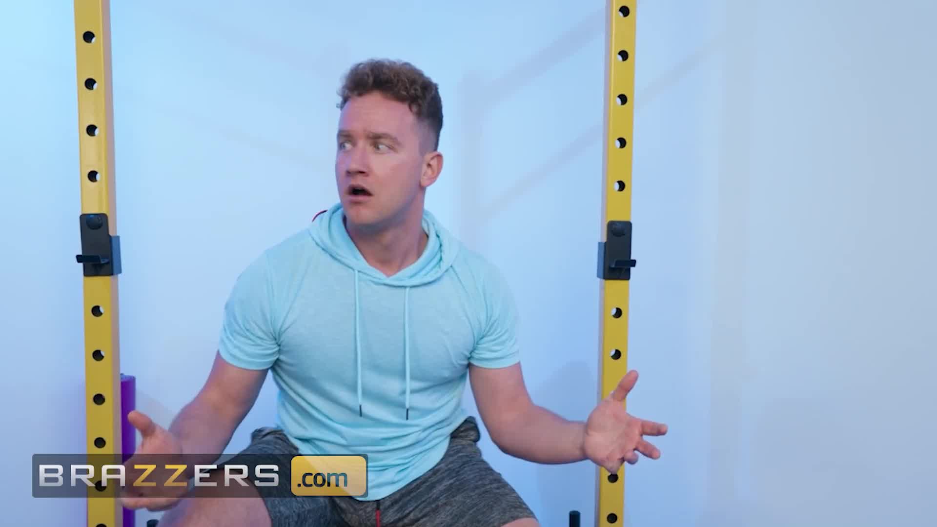 Cutie Payton Preslee Taunts Van With Her Yam Sized Tits At The Gym