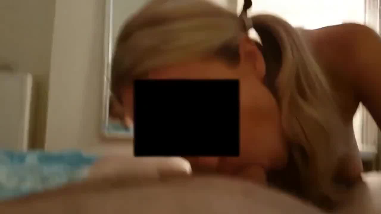 cute giving head - hotntubes.com