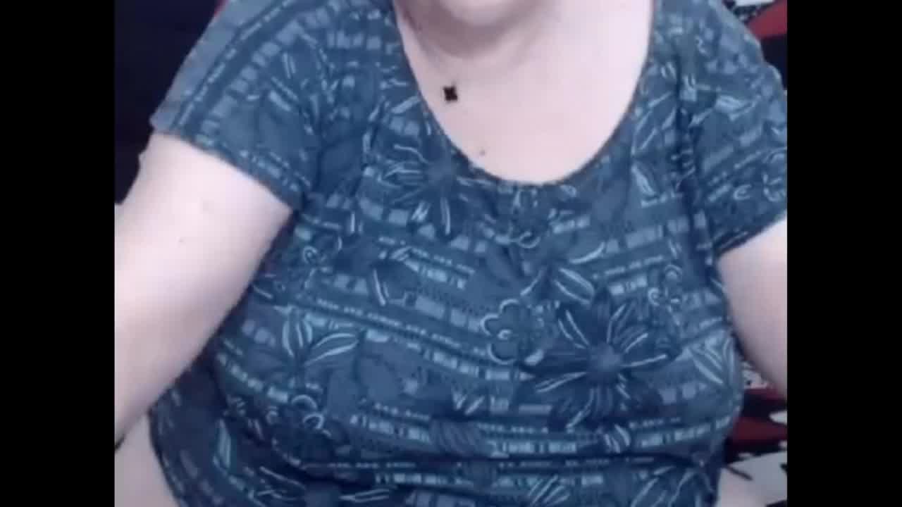 maturelady humungous mega-bitch two - hotntubes.com