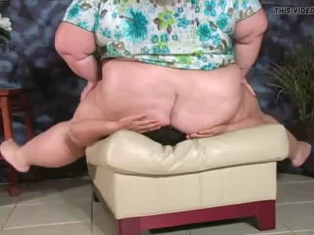 plus-size face-sitting - hotntubes.com