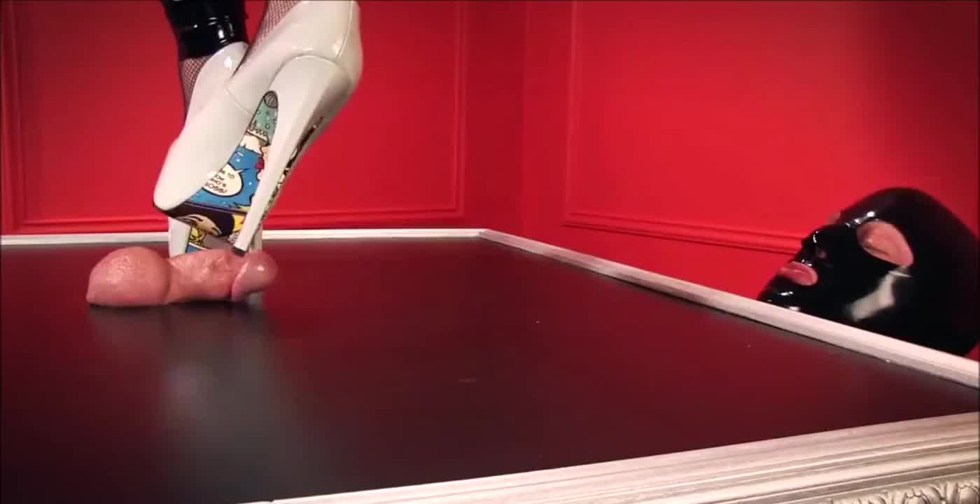 trampling - hotntubes.com