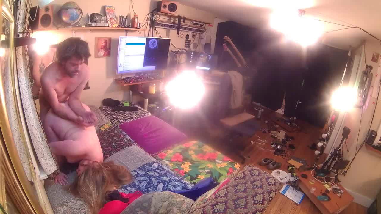 jessisblessed , silly ample hooker with way too much self esteem - hotntubes.com