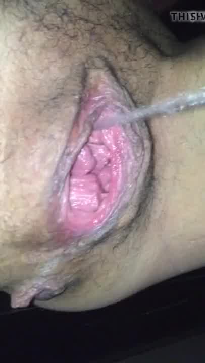 gaped vulva peeing outside car - hotntubes.com