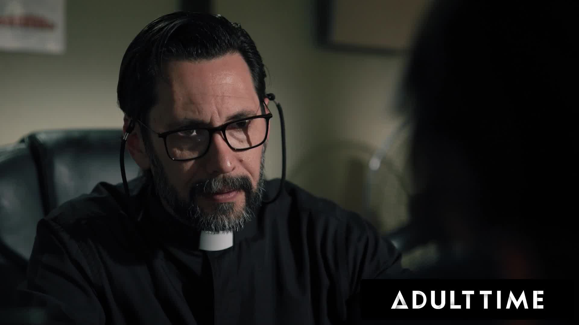 feed me chinese lulu chu' s first lezzy experience with september reign - part 3 - hotntubes.com