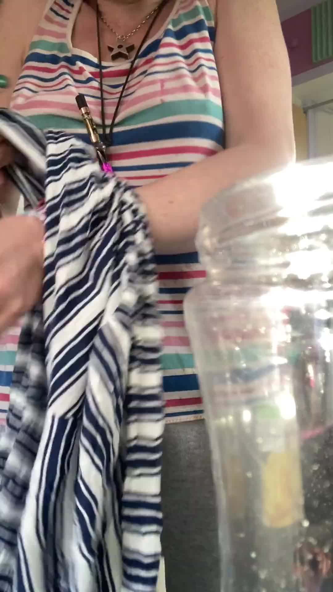 Fun Ma Rachel Wriggler Gets Nude And Pees In A Plastic Pot In Her