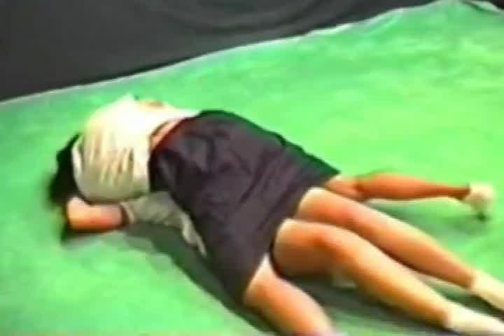 gorgeous japanese catfight - hotntubes.com