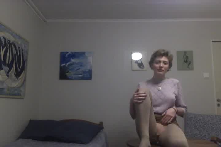 strip taunt - hotntubes.com