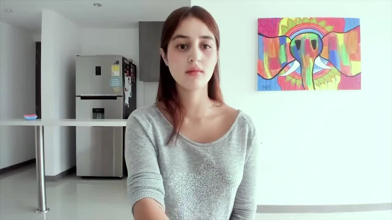 vlog female sofia does solo chat webcam display live - hotntubes.com