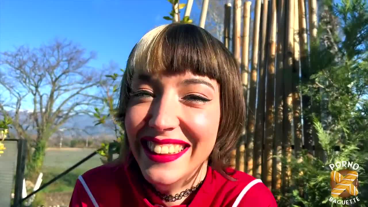 she experiences her first-ever fledgling shoot - hotntubes.com