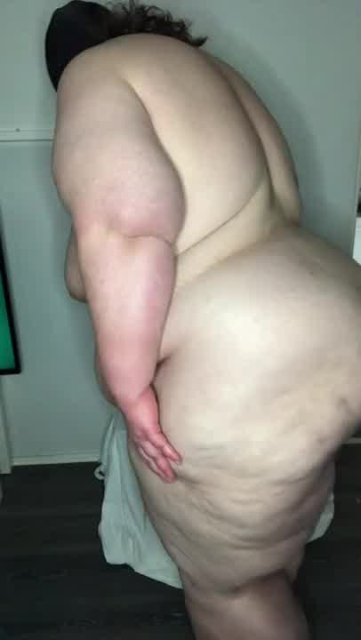 ssbbw marionette make my huge rump dance - hotntubes.com