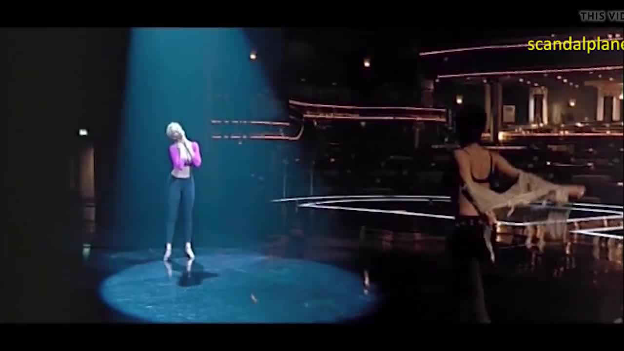 Elizabeth Berkley Gina Gershon Showgirls Scandalplanet Com