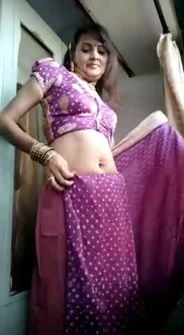 desi says female - hotntubes.com