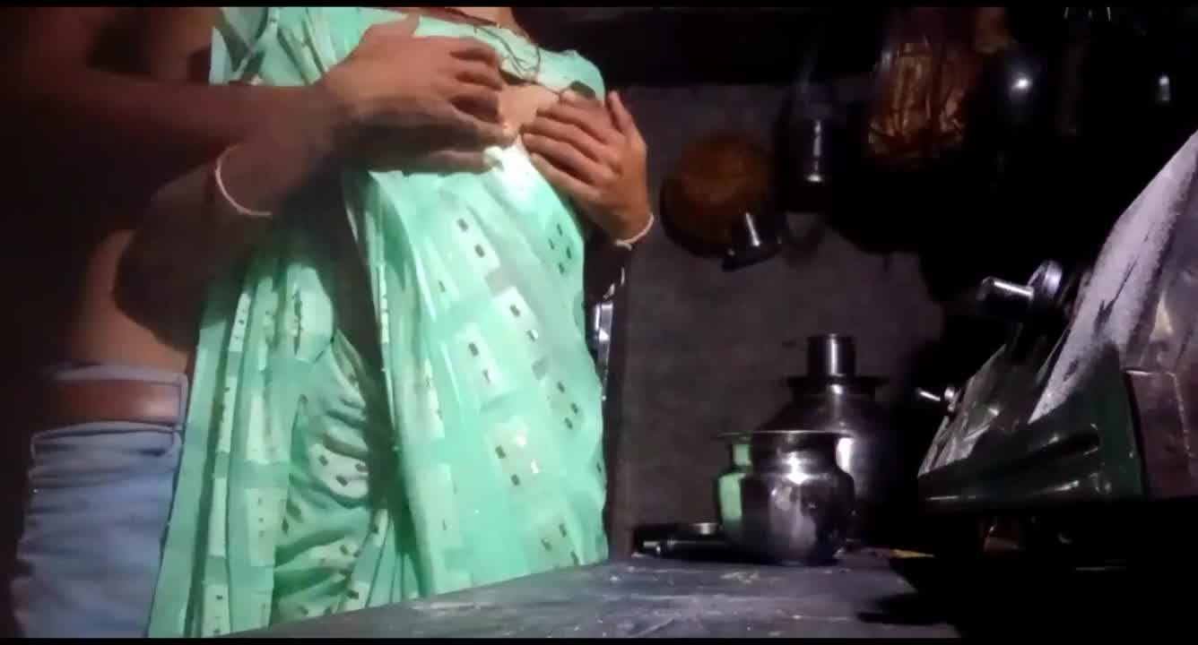 uber-sexy slim tight bhabhi ke chikni chut me land fasa ke khus kr diya - hotntubes.com