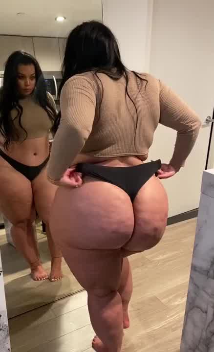 silly ample butt - hotntubes.com